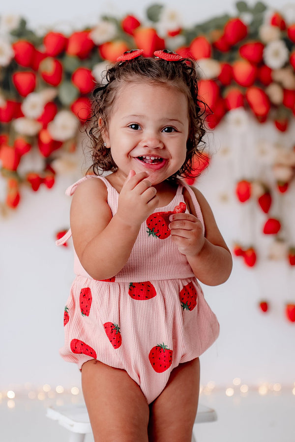 Strawberry Florals – r2backdrops
