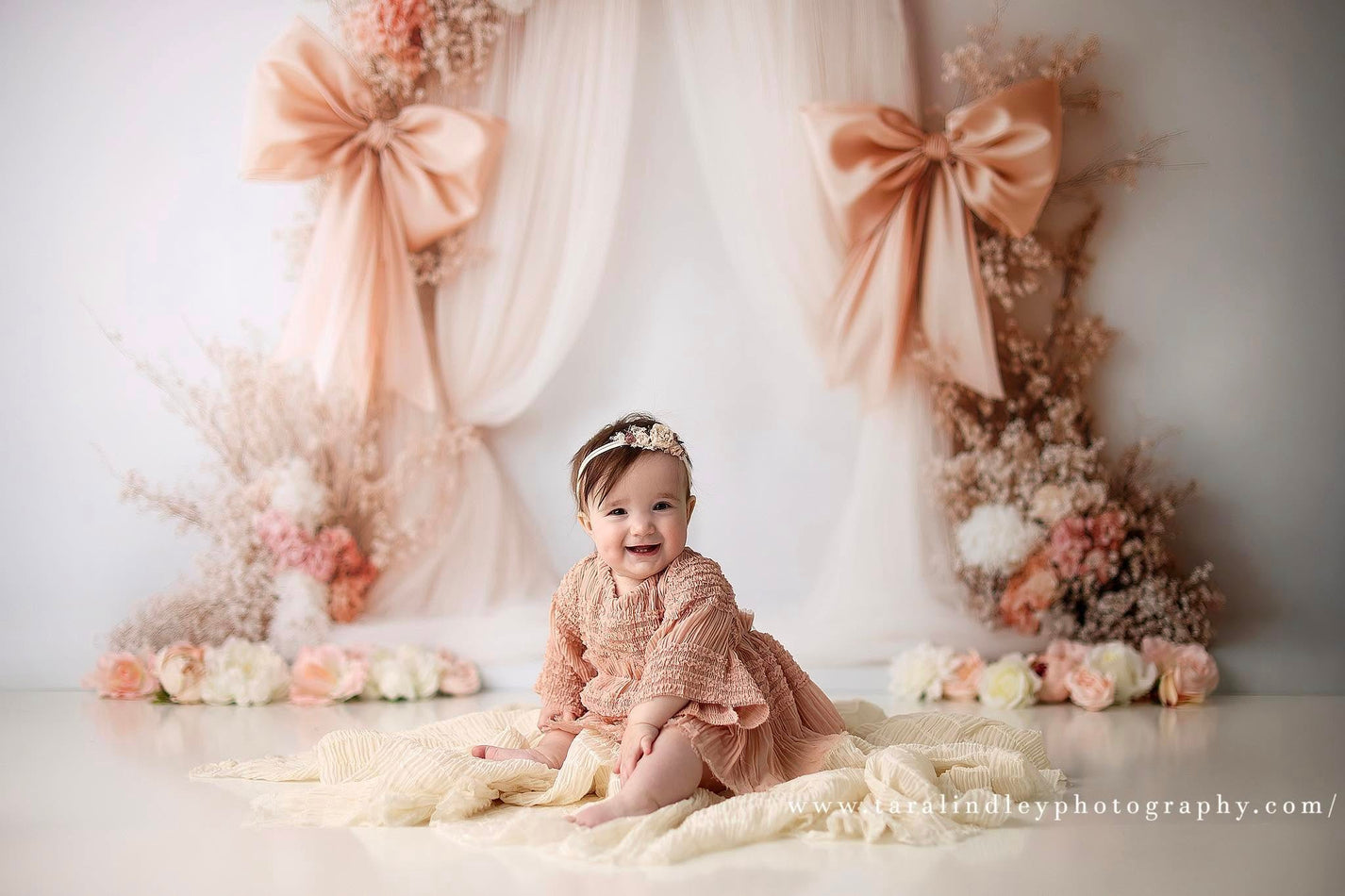 Boho Bow Arch – r2backdrops