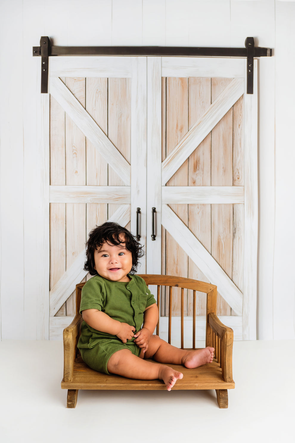 Vintage Barn Door – r2backdrops