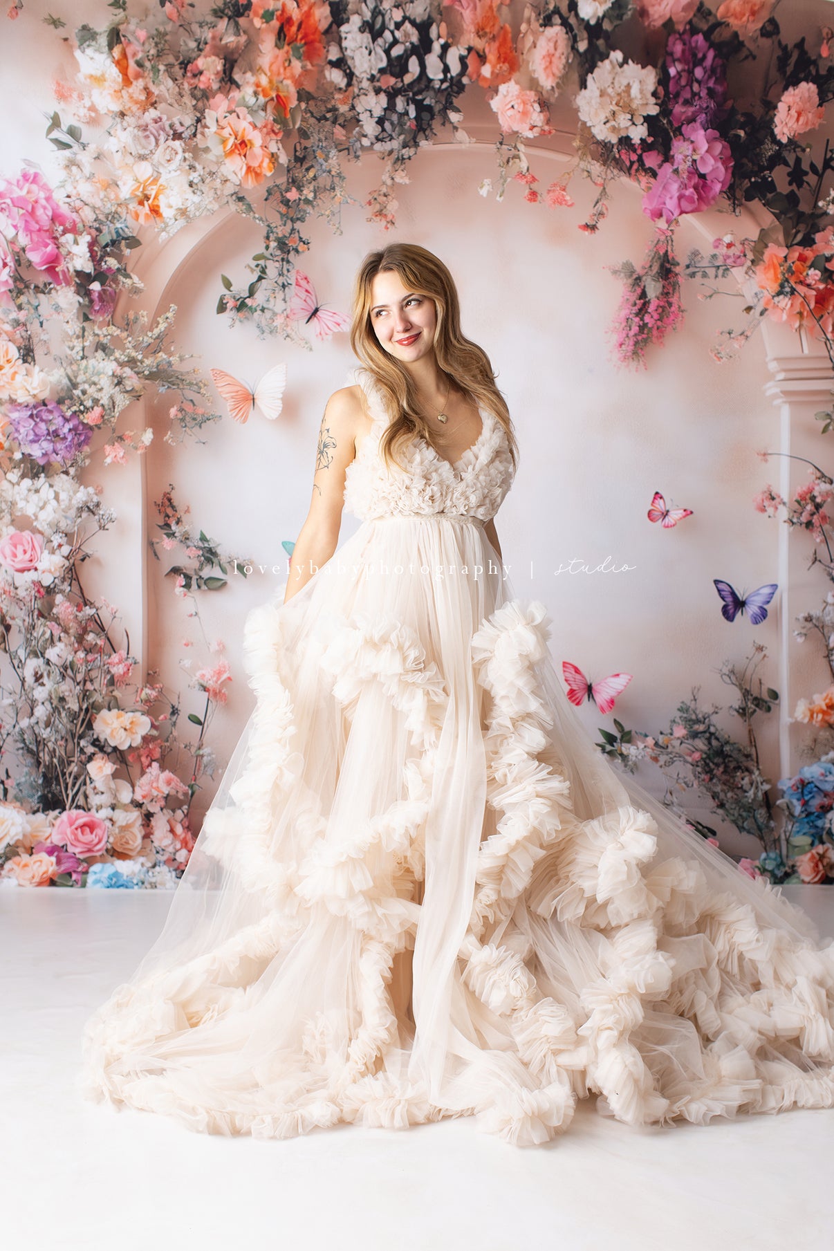 Floral Butterfly Arch – r2backdrops