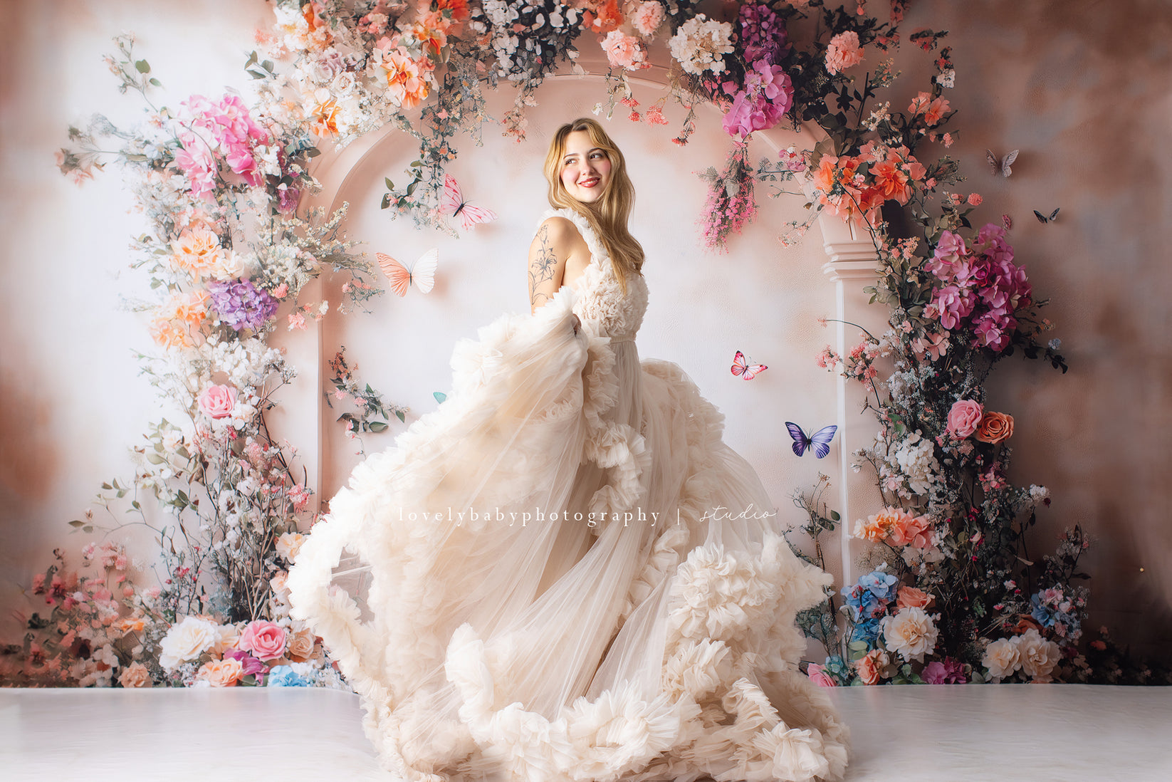 Floral Butterfly Arch – r2backdrops