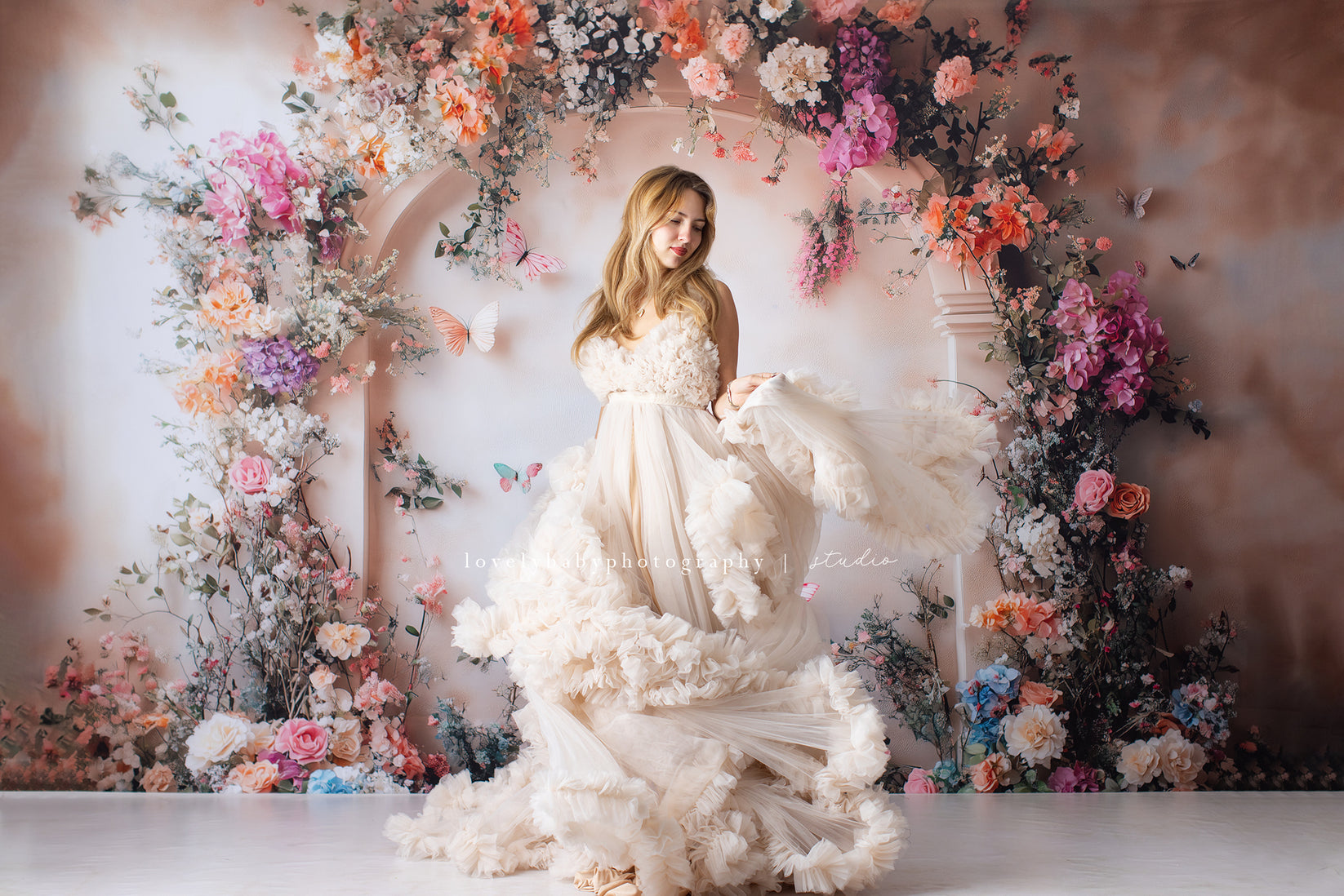 Floral Butterfly Arch – r2backdrops